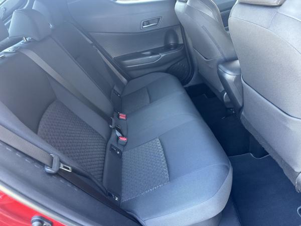 Toyota C-HR 2022 in Vilnius, with an engine capacity of 1.80 L and mileage of 61 thousand km for 23250 €, photo 5 on AUTOMOTO.COM.LV