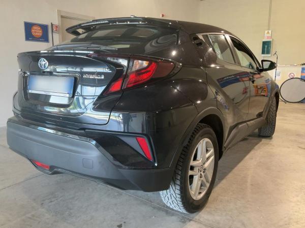 Toyota C-HR 2022 Kauņa, ar dzinēja tilpumu 1.80 L un nobraukumu 70 tūkst. km par 21900 €, foto 5 vietnē AUTOMOTO.COM.LV