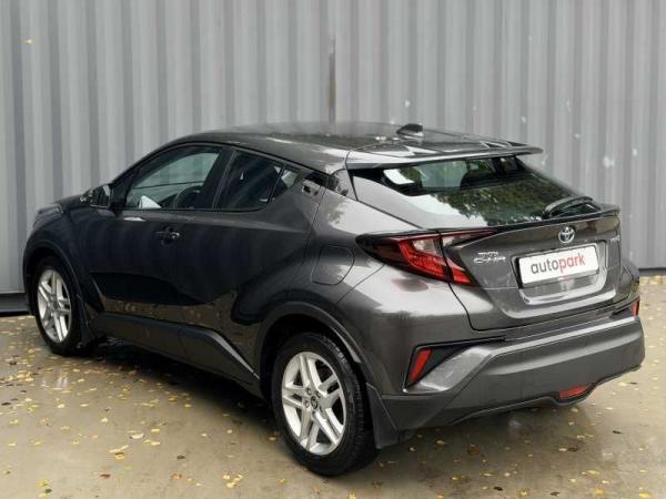 Toyota C-HR 2022 Viļņa, ar dzinēja tilpumu 1.80 L un nobraukumu 117 tūkst. km par 19900 €, foto 5 vietnē AUTOMOTO.COM.LV