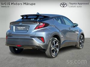 Toyota C-HR 2023 Rīga, ar dzinēja tilpumu 1.80 L un nobraukumu 15 tūkst. km par 25990 €, foto 2 vietnē AUTOMOTO.COM.LV