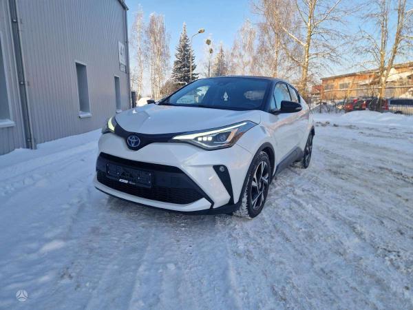 Toyota C-HR 2023 in Ukmerge, with an engine capacity of 1.99 L and mileage of 170 thousand km for 19600 €, photo 1 on AUTOMOTO.COM.LV