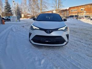 Toyota C-HR 2023 in Ukmerge, with an engine capacity of 1.99 L and mileage of 170 thousand km for 19600 €, photo 2 on AUTOMOTO.COM.LV