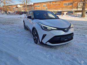 Toyota C-HR 2023 in Ukmerge, with an engine capacity of 1.99 L and mileage of 170 thousand km for 19600 €, photo 3 on AUTOMOTO.COM.LV