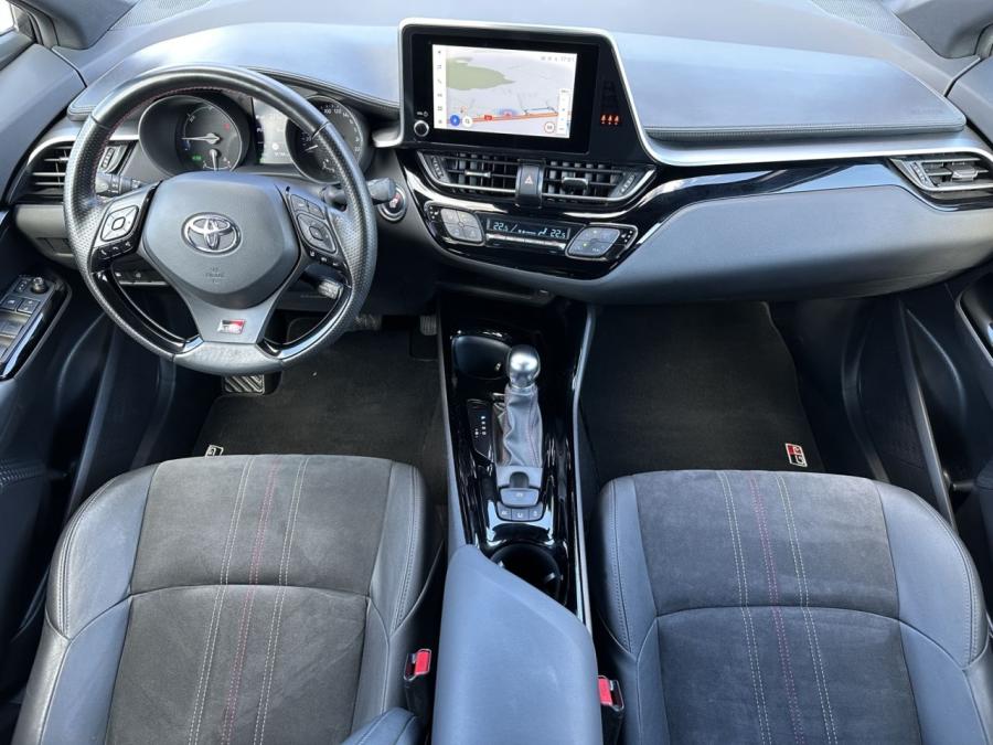 Toyota C-HR 2023 in Vilnius, with an engine capacity of 2.00 L and mileage of 65 thousand km for 25550 €, photo 4 on AUTOMOTO.COM.LV