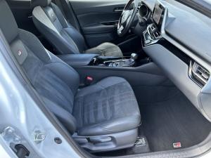 Toyota C-HR 2023 in Vilnius, with an engine capacity of 2.00 L and mileage of 65 thousand km for 25550 €, photo 5 on AUTOMOTO.COM.LV