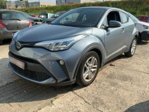 Toyota C-HR 2023 in Kaunas, with an engine capacity of 1.80 L and mileage of 32 thousand km for 21600 €, photo  on AUTOMOTO.COM.LV