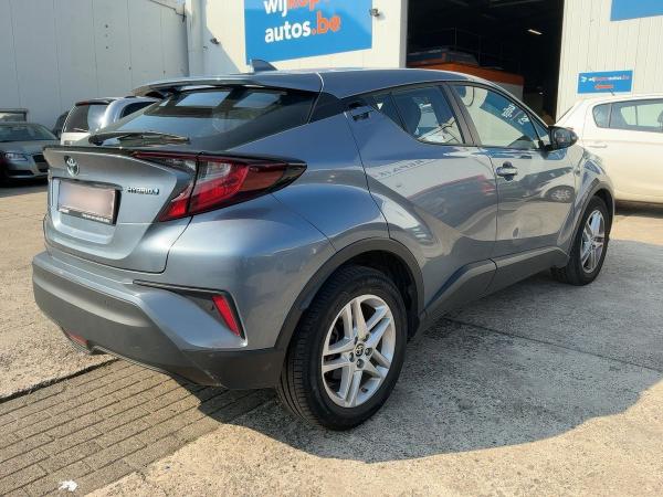 Toyota C-HR 2023 in Kaunas, with an engine capacity of 1.80 L and mileage of 32 thousand km for 21600 €, photo 5 on AUTOMOTO.COM.LV