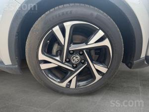 Toyota C-HR 2023 in Riga, with an engine capacity of 1.80 L and mileage of 52 thousand km for 22900 €, photo 16 on AUTOMOTO.COM.LV