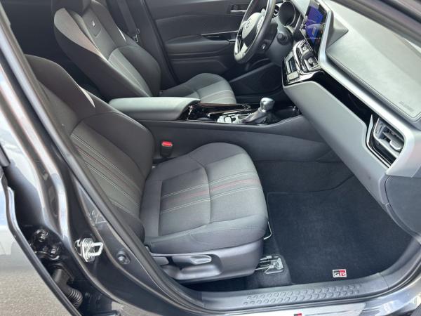 Toyota C-HR 2023 Viļņa, ar dzinēja tilpumu 1.80 L un nobraukumu 81 tūkst. km par 24250 €, foto 4 vietnē AUTOMOTO.COM.LV