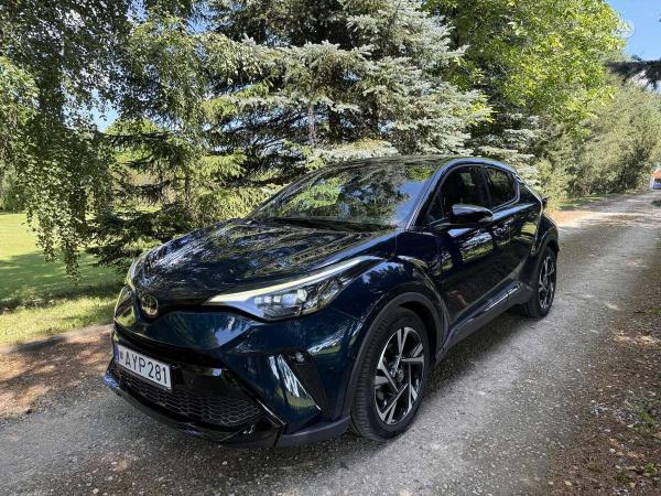 Toyota C-HR 2023 in Alytus, with an engine capacity of 1.99 L and mileage of 33 thousand km for 23500 €, photo 1 on AUTOMOTO.COM.LV