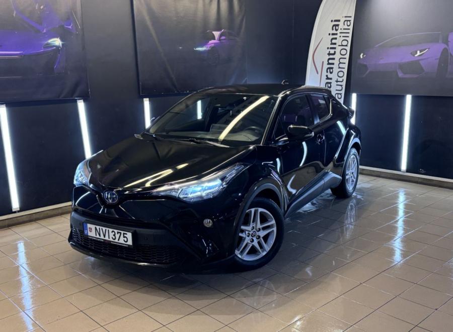 Toyota C-HR 2023 in Vilnius, with an engine capacity of 1.80 L and mileage of 105 thousand km for 21450 €, photo 1 on AUTOMOTO.COM.LV