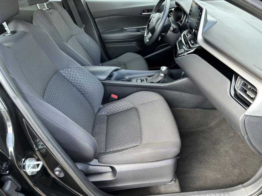 Toyota C-HR 2023 in Vilnius, with an engine capacity of 1.80 L and mileage of 105 thousand km for 21450 €, photo 5 on AUTOMOTO.COM.LV