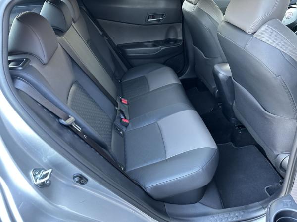 Toyota C-HR 2023 in Vilnius, with an engine capacity of 2.00 L and mileage of 100 thousand km for 23250 €, photo 6 on AUTOMOTO.COM.LV