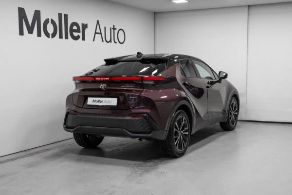 Toyota C-HR 2024 in Vilnius, with an engine capacity of 1.80 L and mileage of 27 thousand km for 30900 €, photo 3 on AUTOMOTO.COM.LV