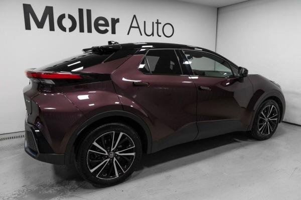 Toyota C-HR 2024 in Vilnius, with an engine capacity of 1.80 L and mileage of 27 thousand km for 30900 €, photo 4 on AUTOMOTO.COM.LV