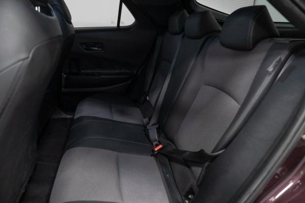 Toyota C-HR 2024 in Vilnius, with an engine capacity of 1.80 L and mileage of 27 thousand km for 30900 €, photo 6 on AUTOMOTO.COM.LV