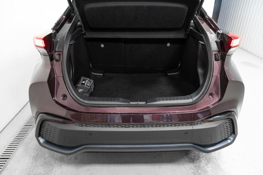 Toyota C-HR 2024 Viļņa, ar dzinēja tilpumu 1.80 L un nobraukumu 27 tūkst. km par 30900 €, foto 21 vietnē AUTOMOTO.COM.LV