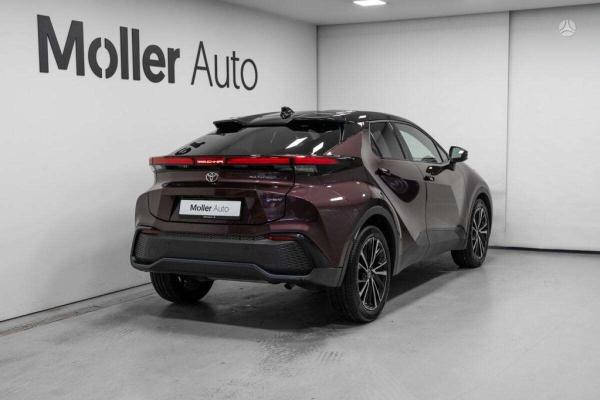 Toyota C-HR 2024 in Vilnius, with an engine capacity of 1.80 L and mileage of 27 thousand km for 30900 €, photo 3 on AUTOMOTO.COM.LV