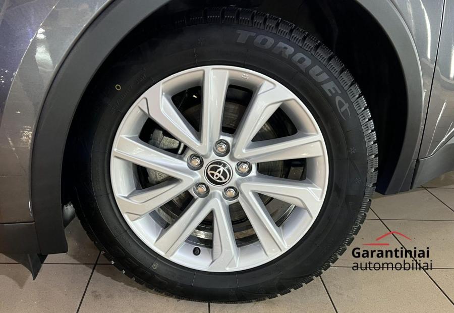 Toyota C-HR 2025 Viļņa, ar dzinēja tilpumu 1.80 L un nobraukumu 35 tūkst. km par 26500 €, foto 5 vietnē AUTOMOTO.COM.LV