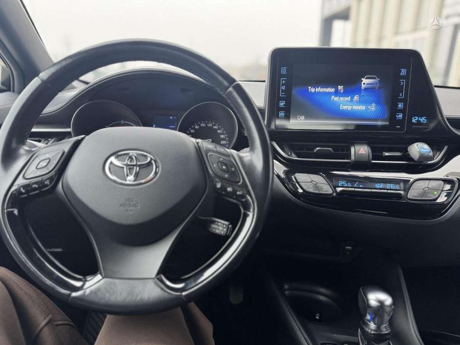 Zaļš Toyota C-HR 2018 Viļņa, ar dzinēja tilpumu 1.80 L un nobraukumu 170 tūkst. km par 16350 €, foto 14 vietnē AUTOMOTO.COM.LV