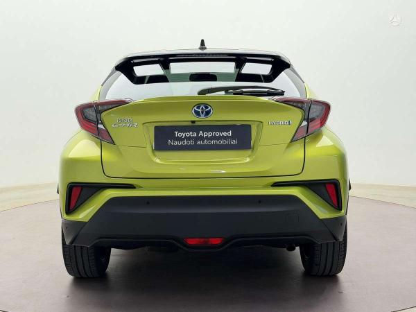 Green Toyota C-HR 2019 in Panevezys, with an engine capacity of 1.80 L and mileage of 108 thousand km for 20990 €, photo 7 on AUTOMOTO.COM.LV