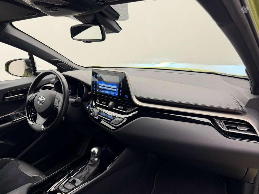Зеленый Тойота C-HR 2019 в Паневежис, объемом двигателя 1.80 л и пробегом 108 тыс. км за 20990 €, фото 18 на AUTOMOTO.COM.LV