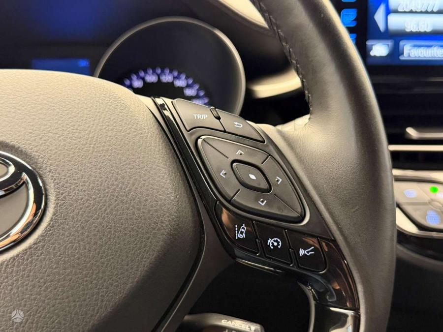 Зеленый Тойота C-HR 2019 в Паневежис, объемом двигателя 1.80 л и пробегом 108 тыс. км за 20990 €, фото 22 на AUTOMOTO.COM.LV