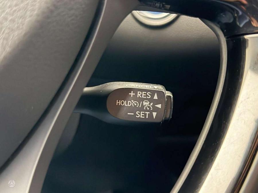 Зеленый Тойота C-HR 2019 в Паневежис, объемом двигателя 1.80 л и пробегом 108 тыс. км за 20990 €, фото 25 на AUTOMOTO.COM.LV