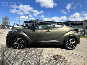 Зеленый Тойота C-HR 2022 в Рига, объемом двигателя 1.80 л и пробегом 47 тыс. км за 22000 €, фото 8 на AUTOMOTO.COM.LV