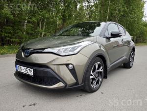 Green Toyota C-HR 2022 in Riga, with an engine capacity of 1.80 L and mileage of 44 thousand km for 21900 €, photo  on AUTOMOTO.COM.LV
