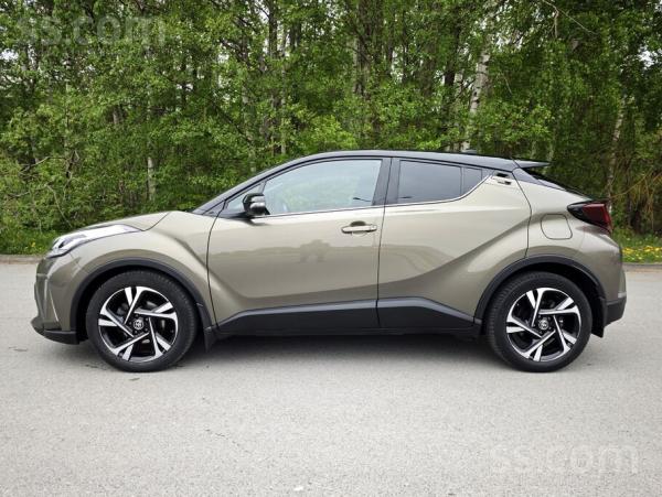 Zaļš Toyota C-HR 2022 Rīga, ar dzinēja tilpumu 1.80 L un nobraukumu 44 tūkst. km par 21900 €, foto 2 vietnē AUTOMOTO.COM.LV