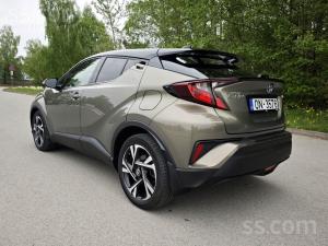 Зеленый Тойота C-HR 2022 в Рига, объемом двигателя 1.80 л и пробегом 44 тыс. км за 21900 €, фото 4 на AUTOMOTO.COM.LV