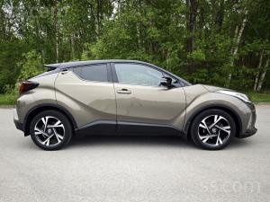 Зеленый Тойота C-HR 2022 в Рига, объемом двигателя 1.80 л и пробегом 44 тыс. км за 21900 €, фото 7 на AUTOMOTO.COM.LV