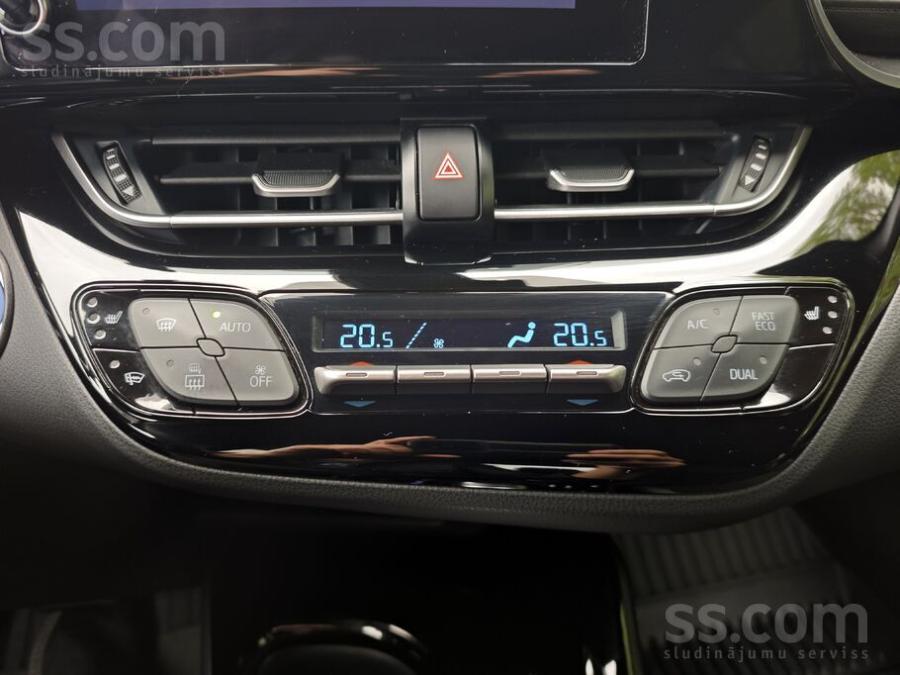 Зеленый Тойота C-HR 2022 в Рига, объемом двигателя 1.80 л и пробегом 44 тыс. км за 21900 €, фото 21 на AUTOMOTO.COM.LV