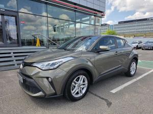 Green Toyota C-HR 2022 in Vilnius, with an engine capacity of 1.80 L and mileage of 90 thousand km for 21850 €, photo  on AUTOMOTO.COM.LV