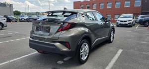 Green Toyota C-HR 2022 in Vilnius, with an engine capacity of 1.80 L and mileage of 90 thousand km for 21850 €, photo 5 on AUTOMOTO.COM.LV
