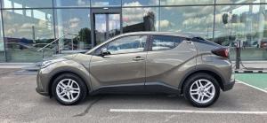 Green Toyota C-HR 2022 in Vilnius, with an engine capacity of 1.80 L and mileage of 90 thousand km for 21850 €, photo 7 on AUTOMOTO.COM.LV