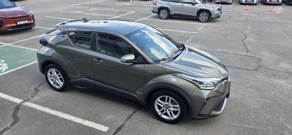 Зеленый Тойота C-HR 2022 в Вильнюс, объемом двигателя 1.80 л и пробегом 90 тыс. км за 21850 €, фото 7 на AUTOMOTO.COM.LV