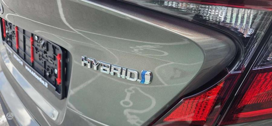 Green Toyota C-HR 2022 in Vilnius, with an engine capacity of 1.80 L and mileage of 90 thousand km for 21850 €, photo 23 on AUTOMOTO.COM.LV