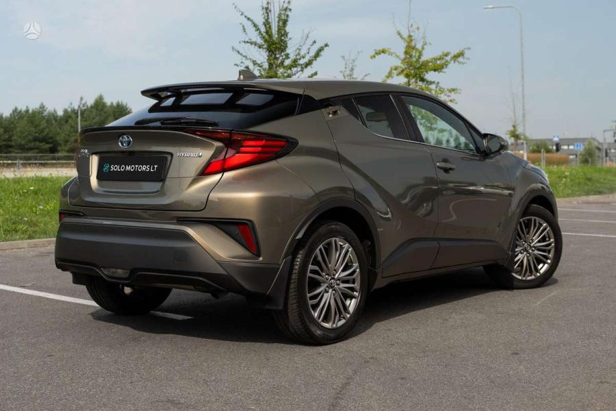 Зеленый Тойота C-HR 2022 в Вильнюс, объемом двигателя 1.80 л и пробегом 55 тыс. км за 23950 €, фото 4 на AUTOMOTO.COM.LV