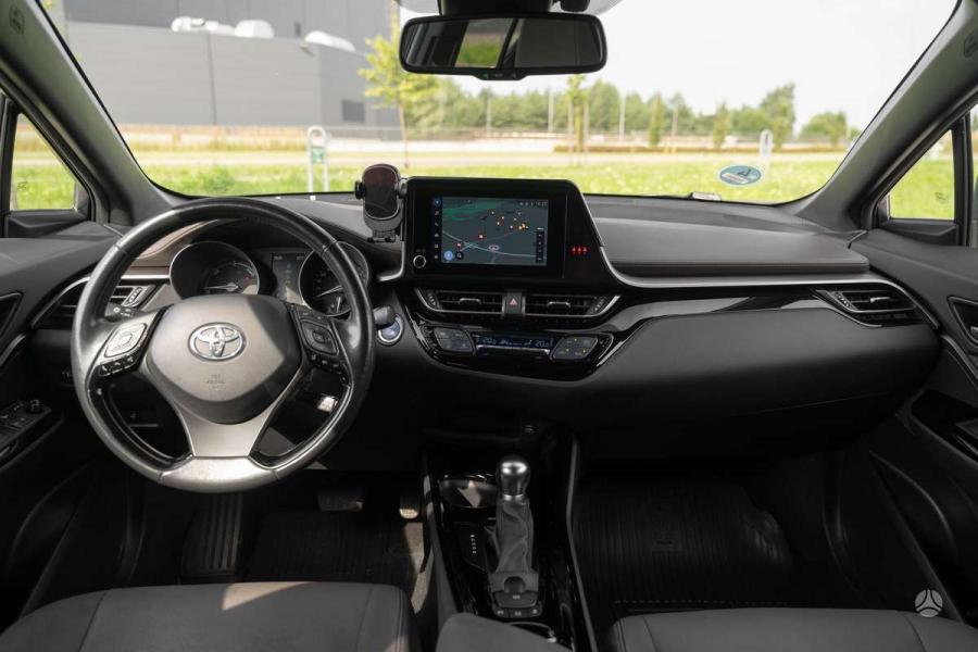 Зеленый Тойота C-HR 2022 в Вильнюс, объемом двигателя 1.80 л и пробегом 55 тыс. км за 23950 €, фото 13 на AUTOMOTO.COM.LV