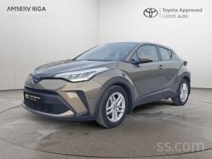 Green Toyota C-HR 2022 in Riga, with an engine capacity of 1.80 L and mileage of 73 thousand km for 19500 €, photo 1 on AUTOMOTO.COM.LV