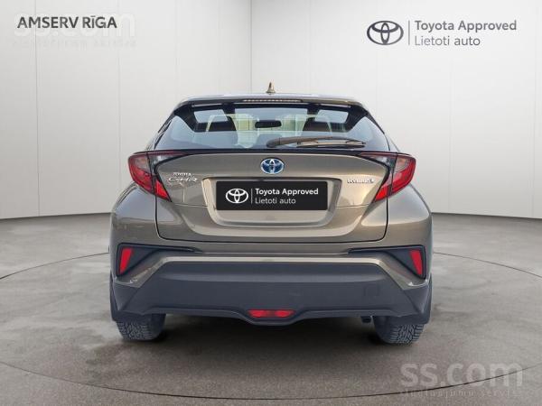 Green Toyota C-HR 2022 in Riga, with an engine capacity of 1.80 L and mileage of 73 thousand km for 19500 €, photo 7 on AUTOMOTO.COM.LV