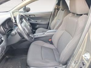 Green Toyota C-HR 2022 in Riga, with an engine capacity of 1.80 L and mileage of 73 thousand km for 19500 €, photo 11 on AUTOMOTO.COM.LV