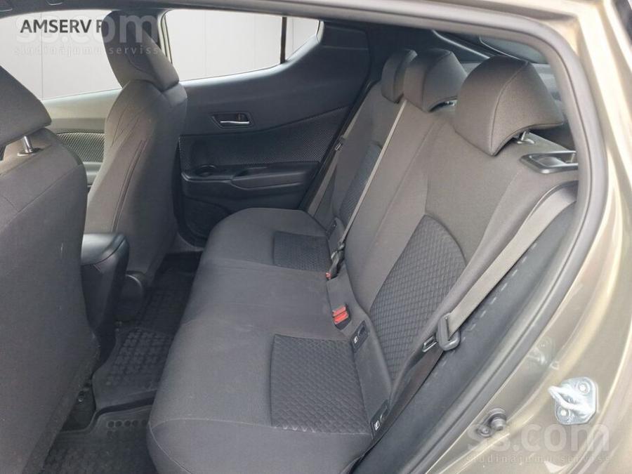 Green Toyota C-HR 2022 in Riga, with an engine capacity of 1.80 L and mileage of 73 thousand km for 19500 €, photo 12 on AUTOMOTO.COM.LV