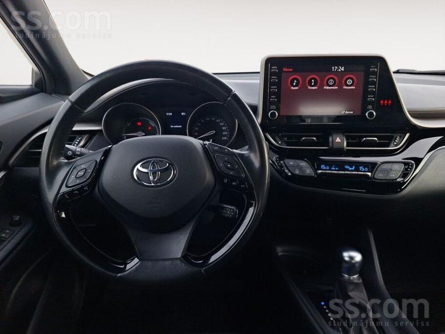 Green Toyota C-HR 2022 in Riga, with an engine capacity of 1.80 L and mileage of 73 thousand km for 19500 €, photo 15 on AUTOMOTO.COM.LV