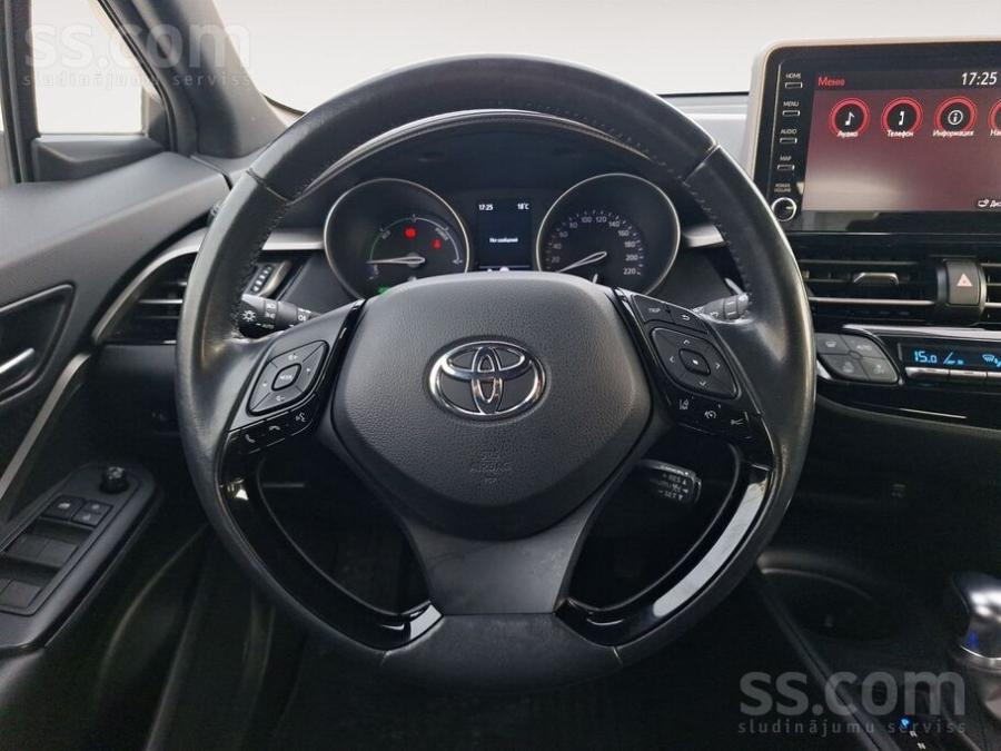 Green Toyota C-HR 2022 in Riga, with an engine capacity of 1.80 L and mileage of 73 thousand km for 19500 €, photo 16 on AUTOMOTO.COM.LV