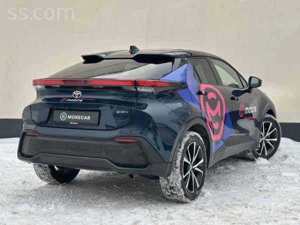 Zaļš Toyota C-HR 2025 Rīga, ar dzinēja tilpumu 1.80 L un nobraukumu 5 tūkst. km par 31550 €, foto 4 vietnē AUTOMOTO.COM.LV