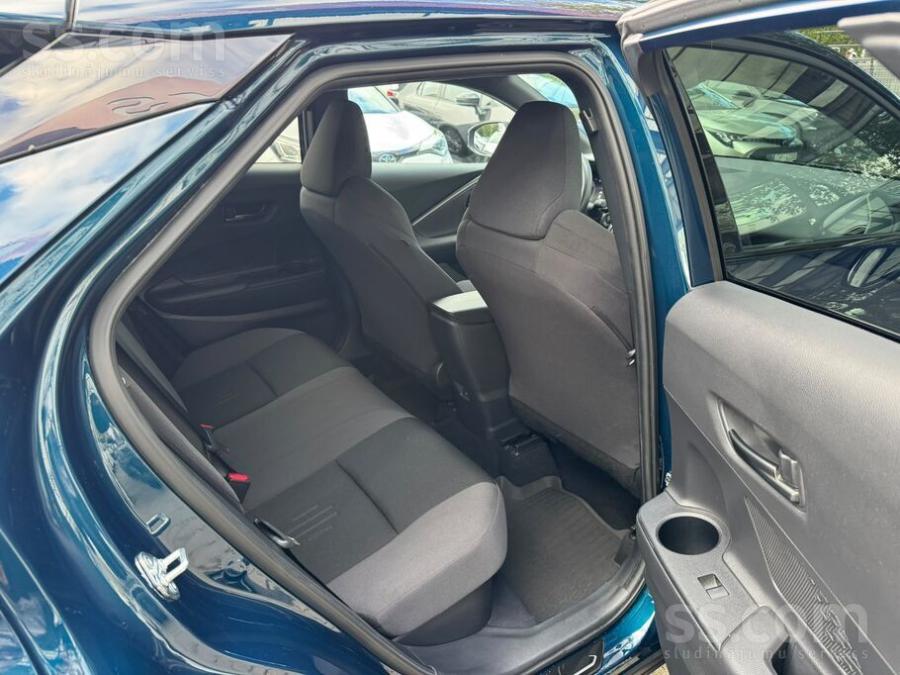 Zaļš Toyota C-HR 2025 Rīga, ar dzinēja tilpumu 1.80 L un nobraukumu 34 tūkst. km par 26850 €, foto 8 vietnē AUTOMOTO.COM.LV