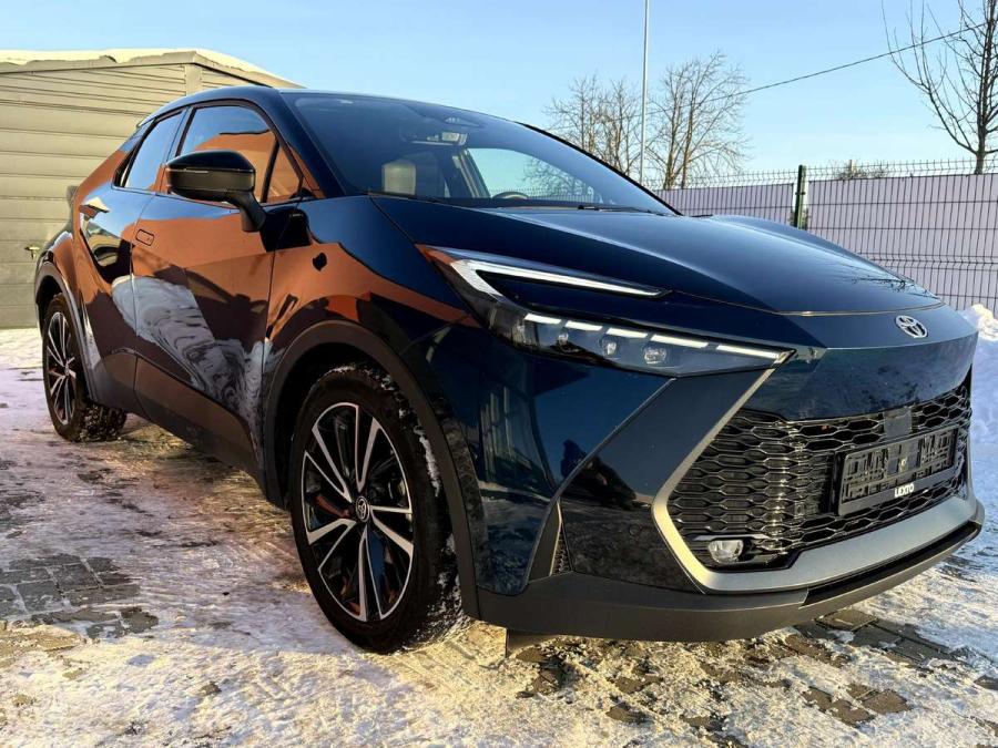 Green Toyota C-HR 2024 in Panevezys, with an engine capacity of 1.80 L and mileage of 66 thousand km for 29900 €, photo 9 on AUTOMOTO.COM.LV